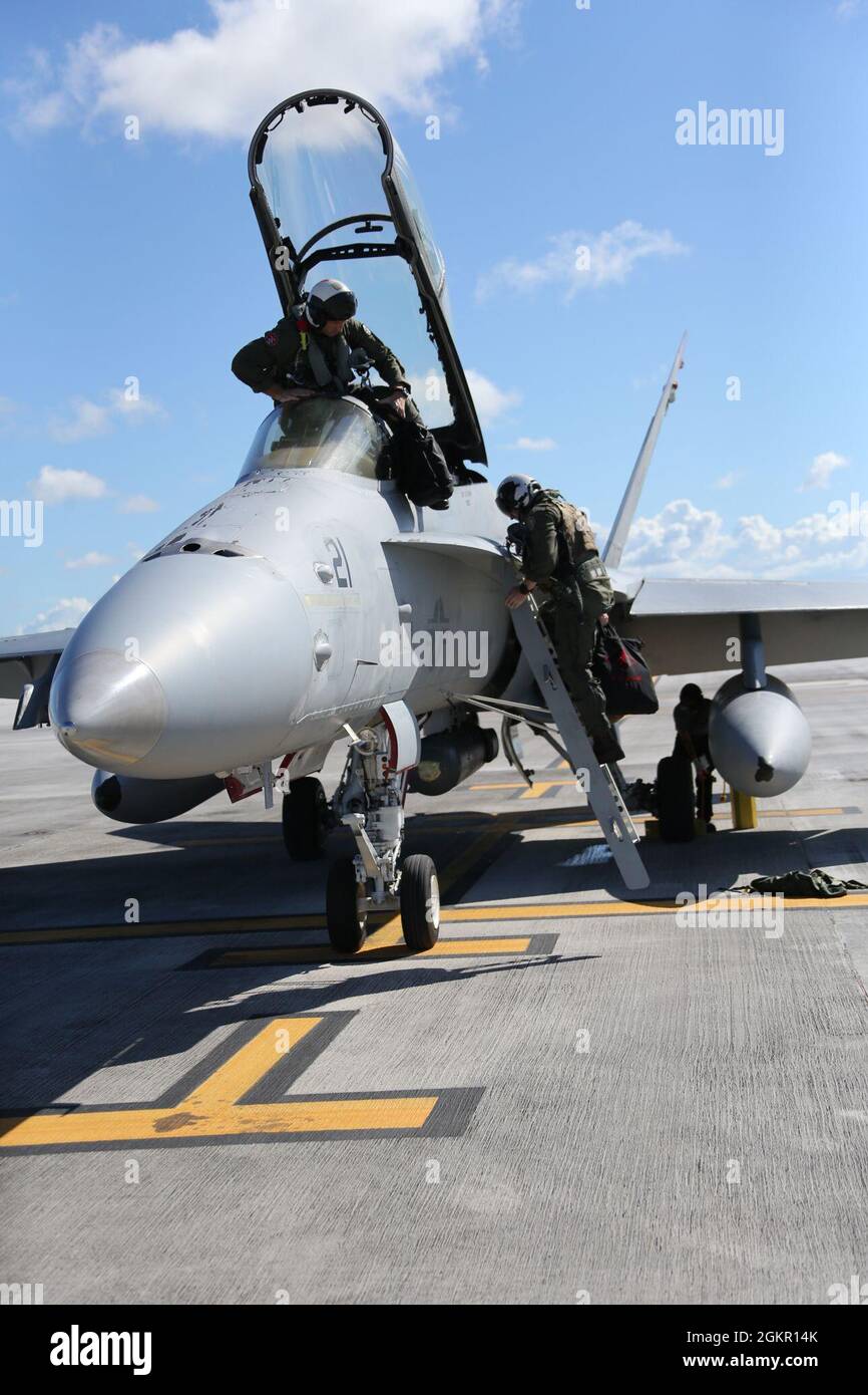 U.S. Marines Corps Lt. Col. Thomas Lee, left, and Maj. Dan Getchell ...