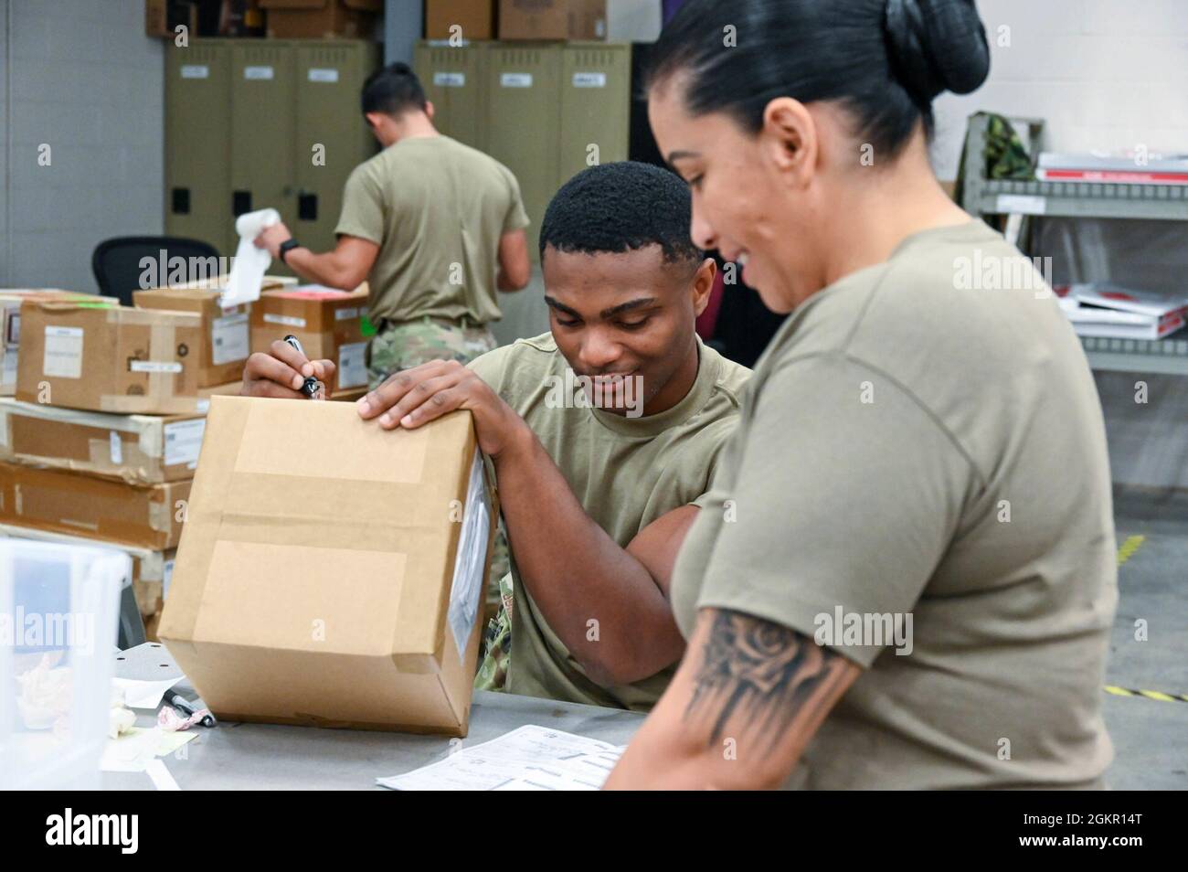 Senior Airman Jasmin Nicholson and Senior Airman Deoctavious Jones ...