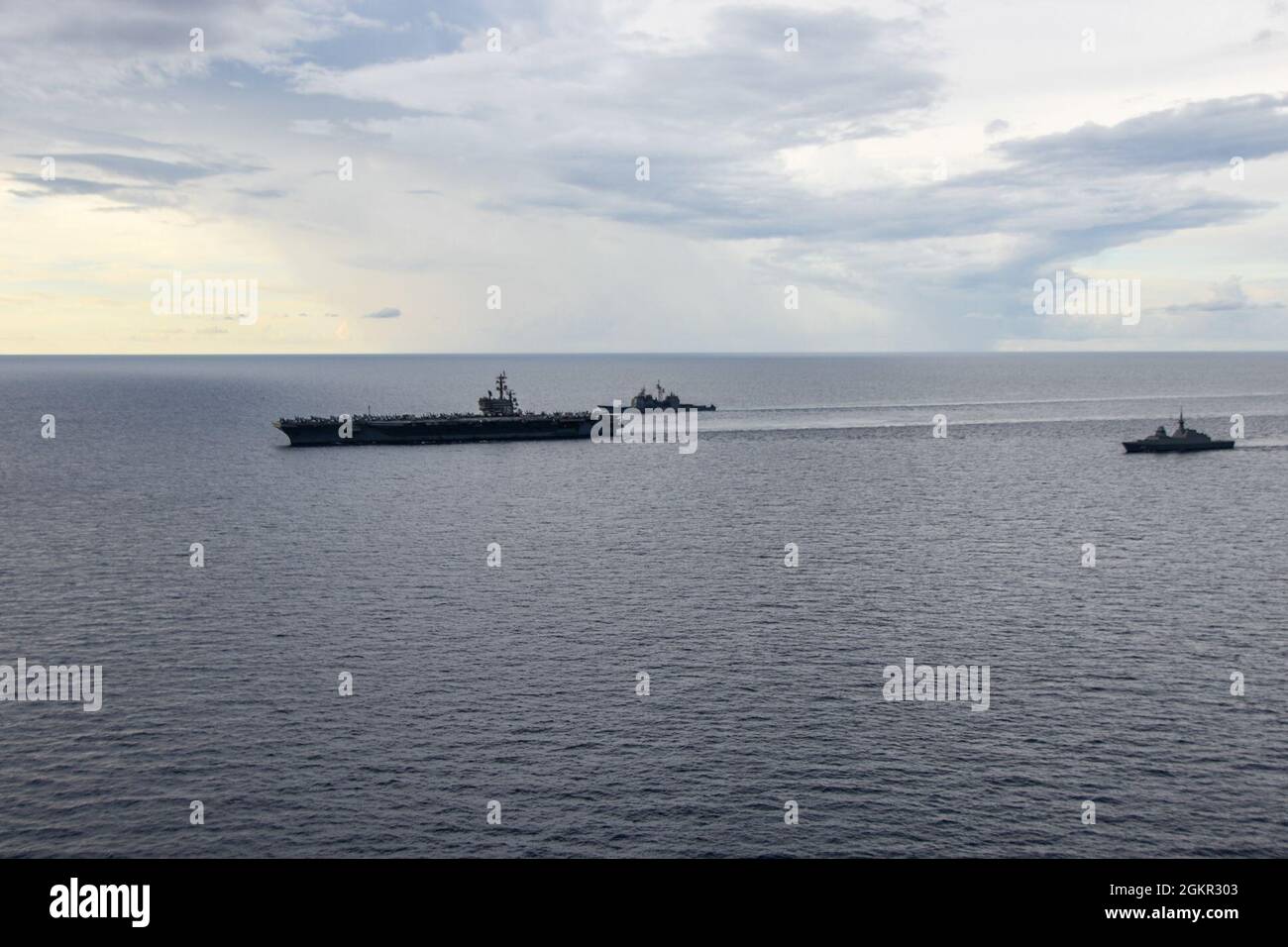 Singapore frigate rss intrepid 69 hi-res stock photography and images ...