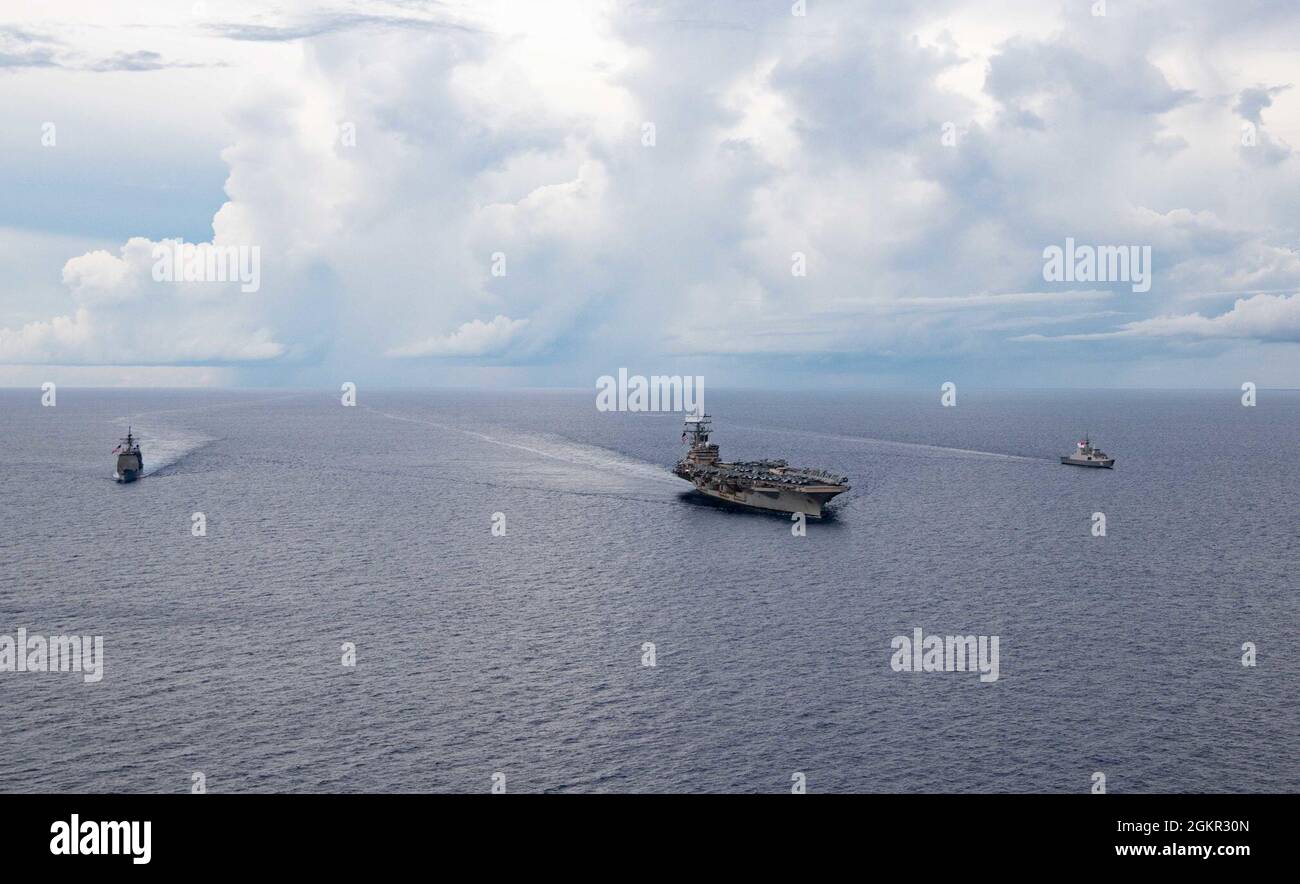 Singapore Frigate Rss Intrepid 69 High Resolution Stock Photography and ...