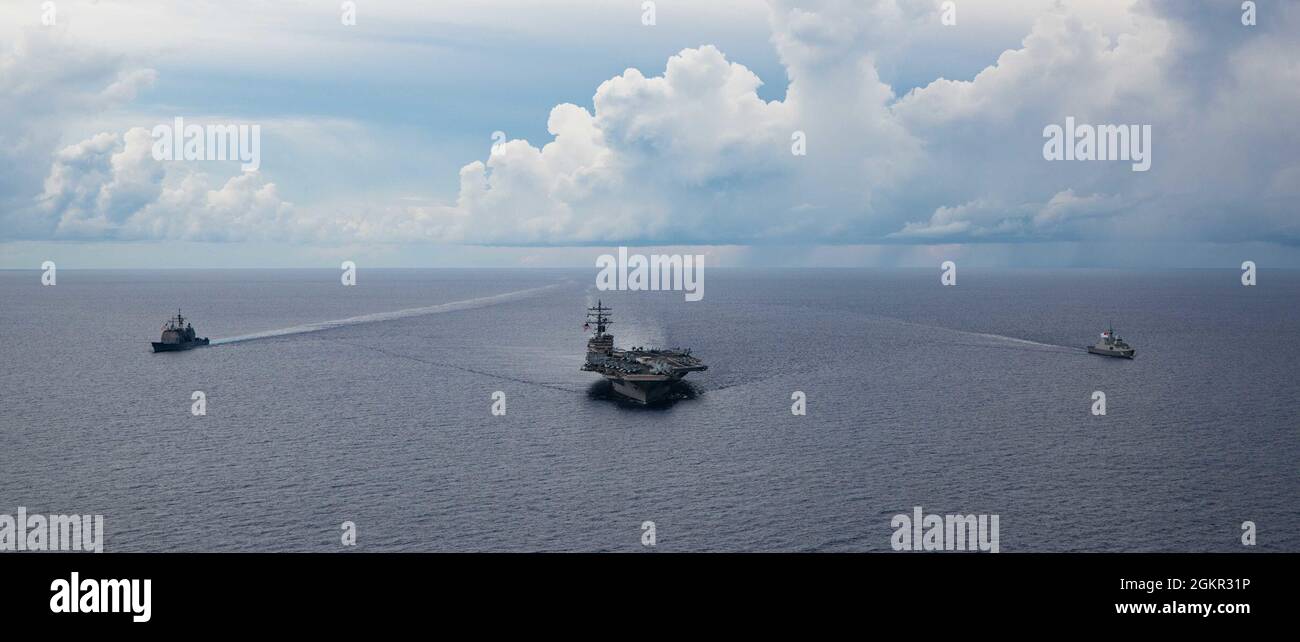 Singapore frigate rss intrepid 69 hi-res stock photography and images ...