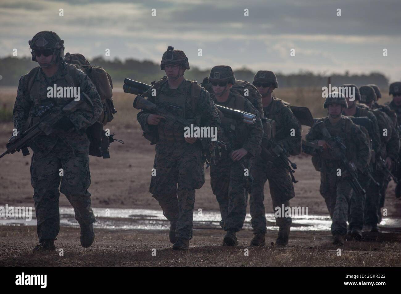 U.S. Marines with Charlie Company, 1st Battalion, 7th Marine Regiment ...