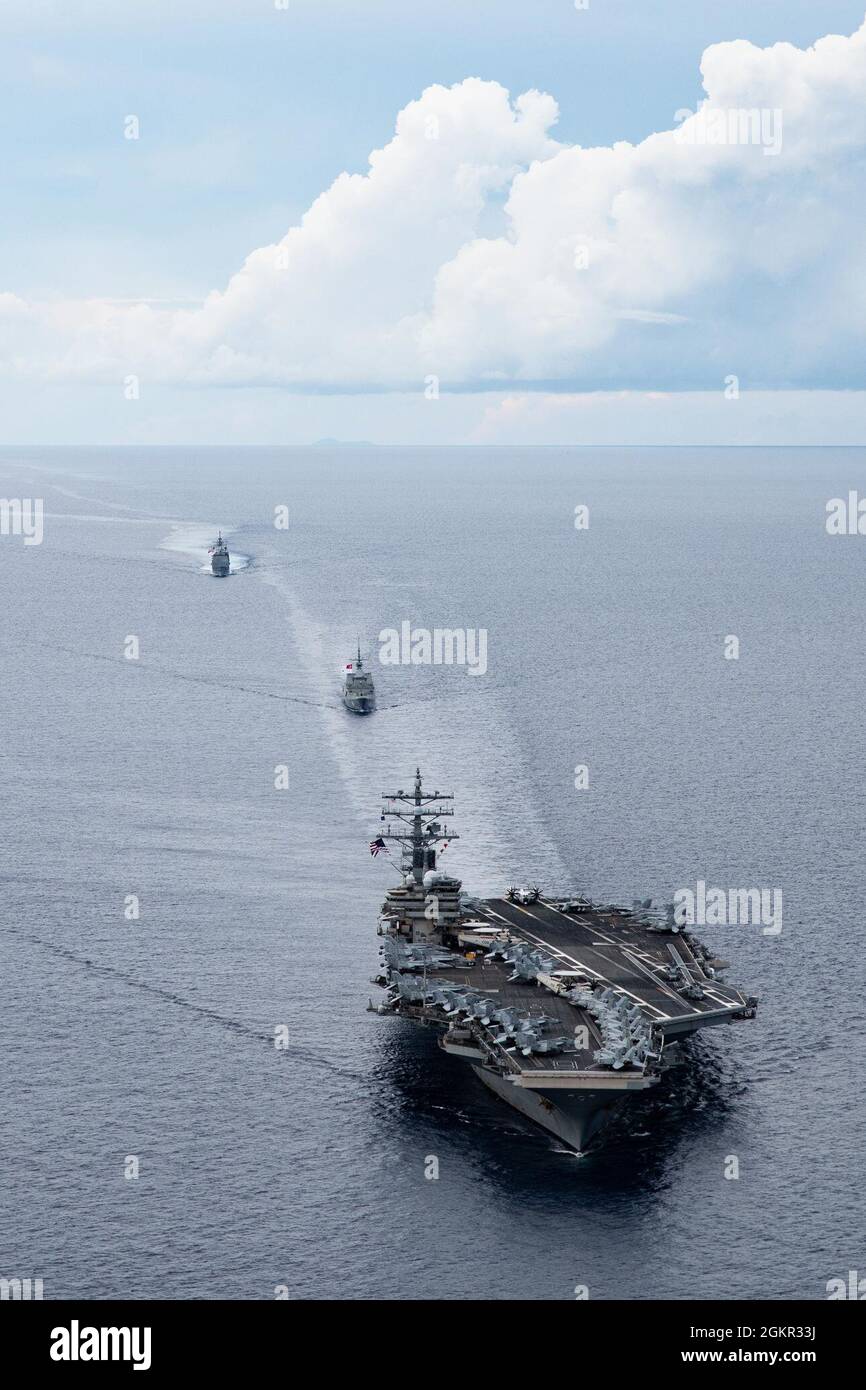 Singapore Frigate Rss Intrepid 69 High Resolution Stock Photography and ...