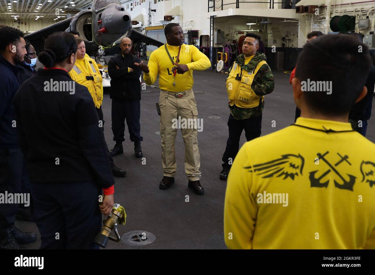 210617-N-VJ326-1001 PACIFIC OCEAN (June 17, 2021) – Chief Aviation ...