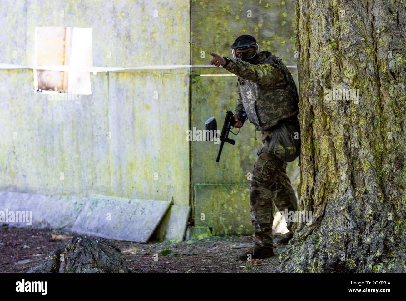 Master Sgt. Andrew Ruff, from Madigan Army Medical Center, directs his ...