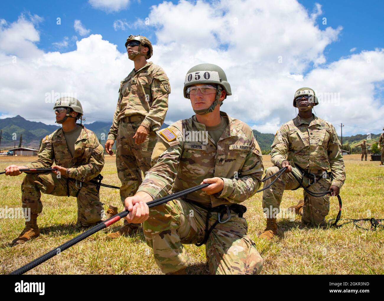 Soldiers assigned to 25th Infantry Division and U.S. Army Hawaii rappel ...