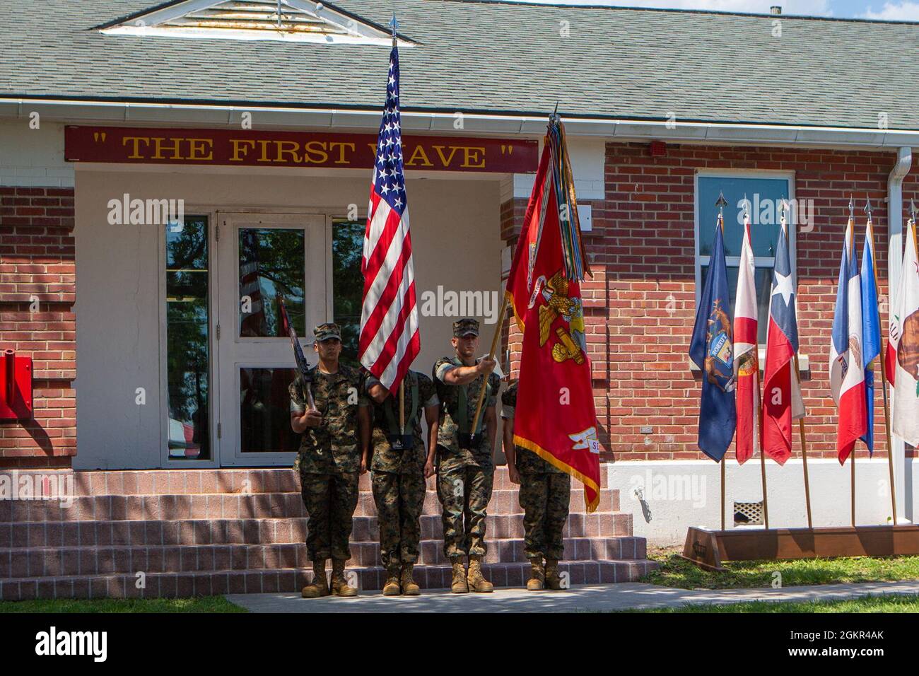 U.S. Marines with 2d Assault Amphibian Battalion, 2d Marine Division ...
