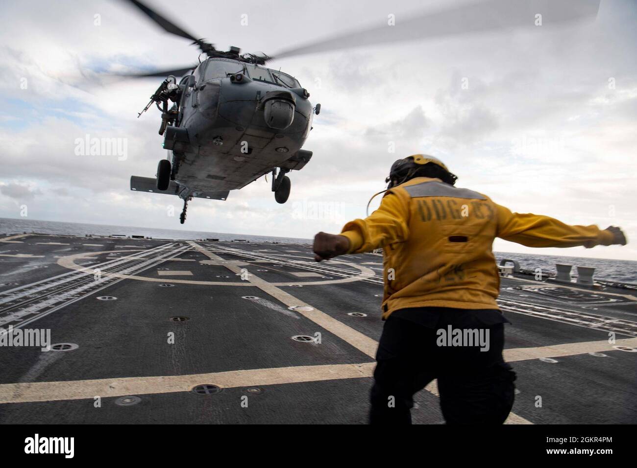 210617-N-CZ893-1141 PACIFIC OCEAN (June 17, 2021) Boatswain’s Mate 1st ...