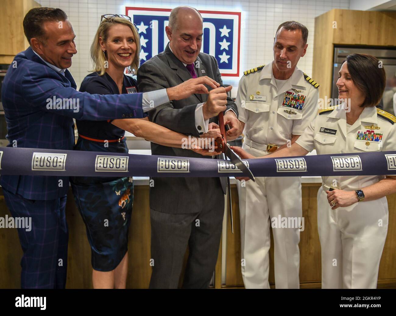 GREAT LAKES, Ill. (Jun.17, 2021) – Commander, Naval Service Training ...
