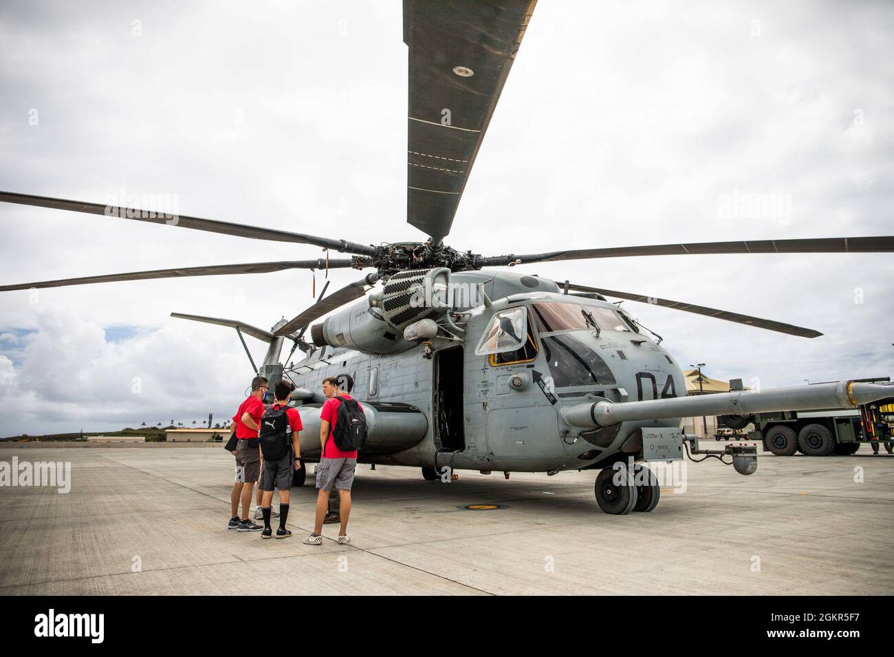 Boy scouts from troop hi-res stock photography and images - Alamy