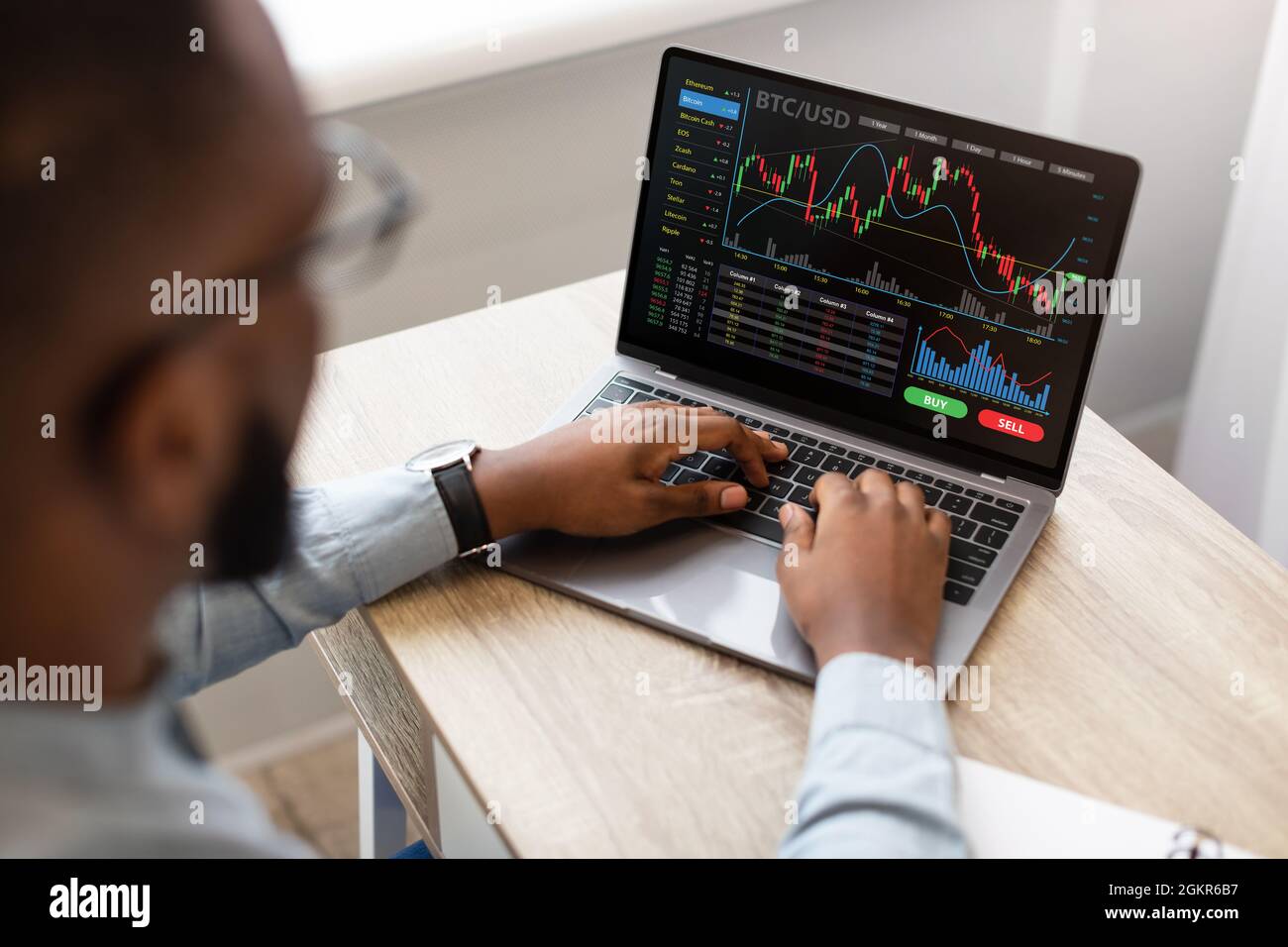 Businessman using computer stock graph hi-res stock photography and ...