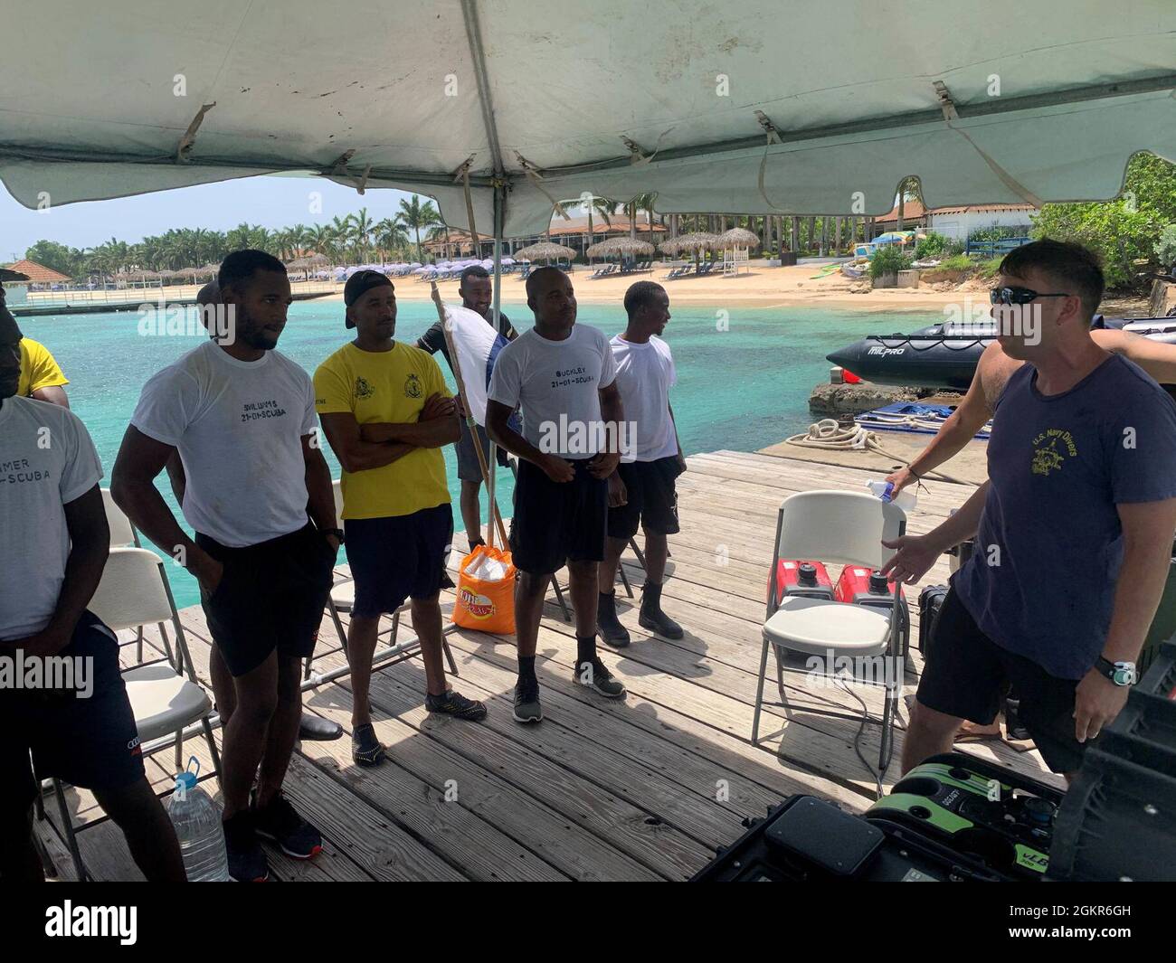 Diver second class hi-res stock photography and images - Alamy