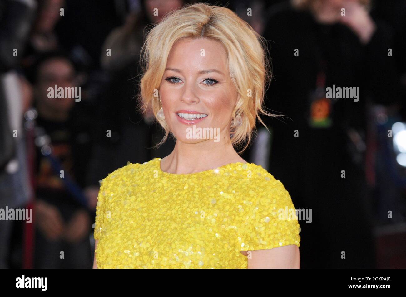 Elizabeth banks the hunger games hi-res stock photography and images ...