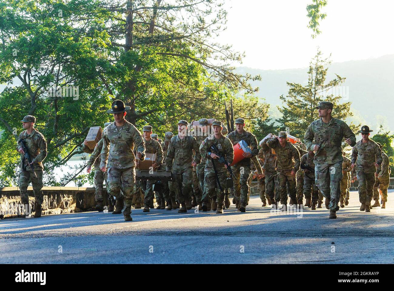 Drill sergeants from 2-19th Infantry Battalion, 198th Infantry Training ...