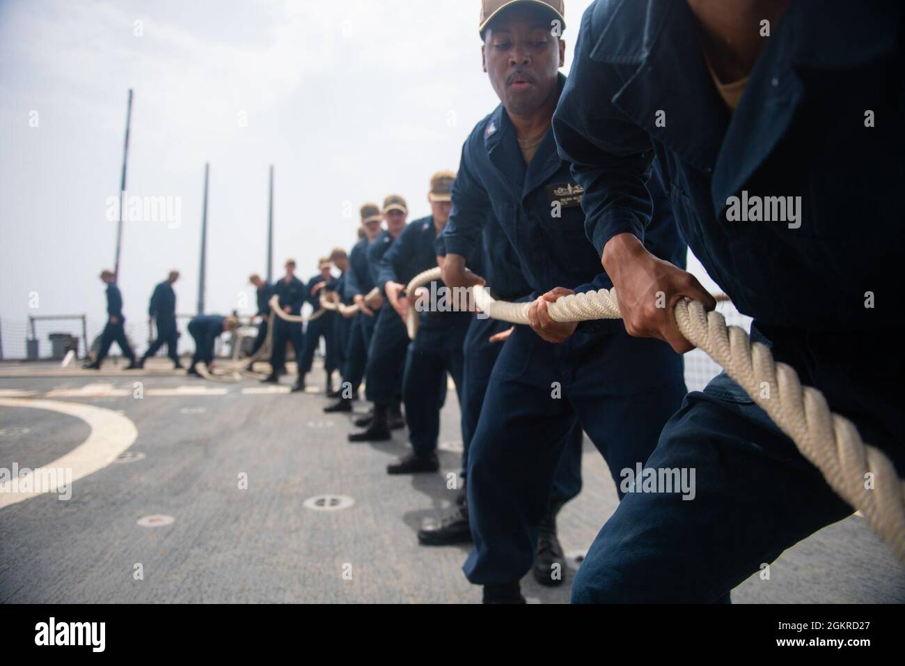 Uss mahan ddg 72 hi-res stock photography and images - Alamy