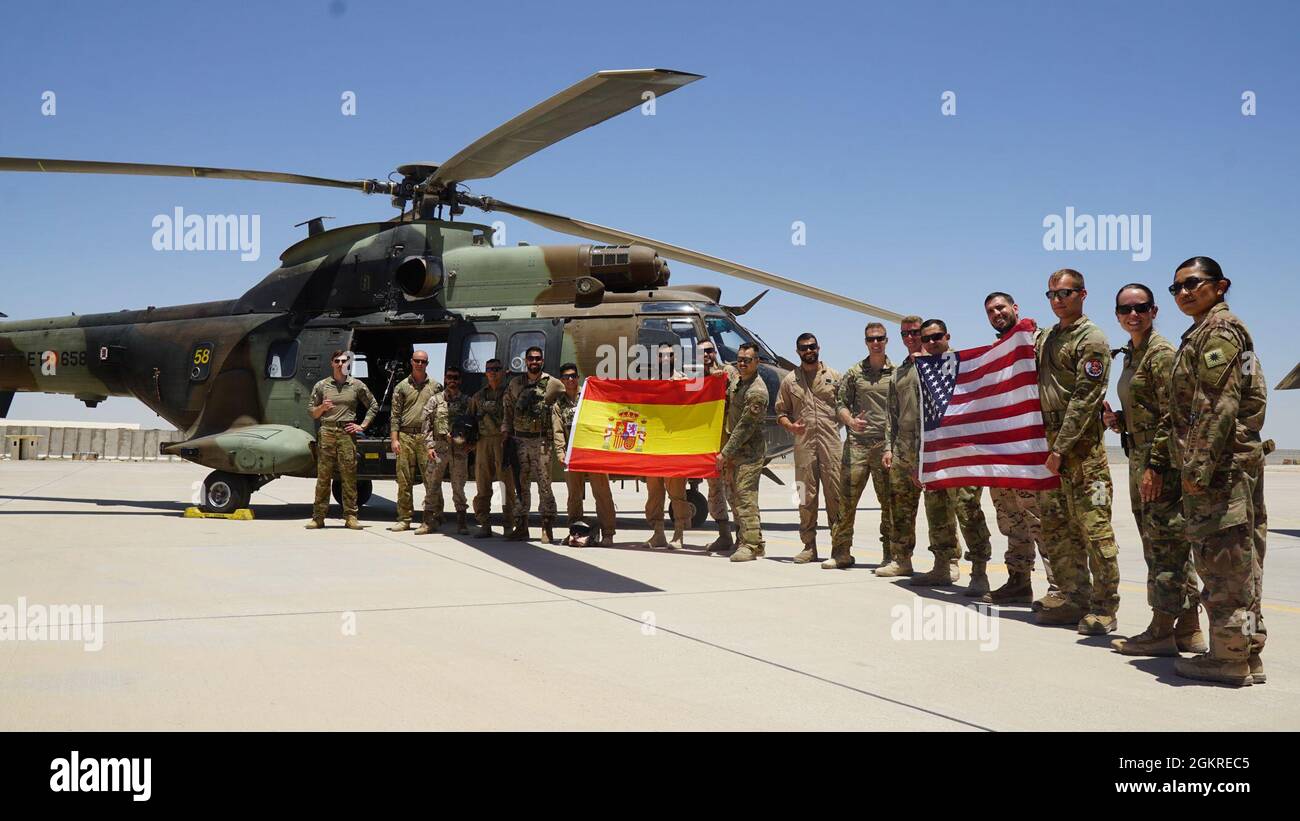 Spanish Soldiers with Task Force Toro and American Soldiers from Task ...