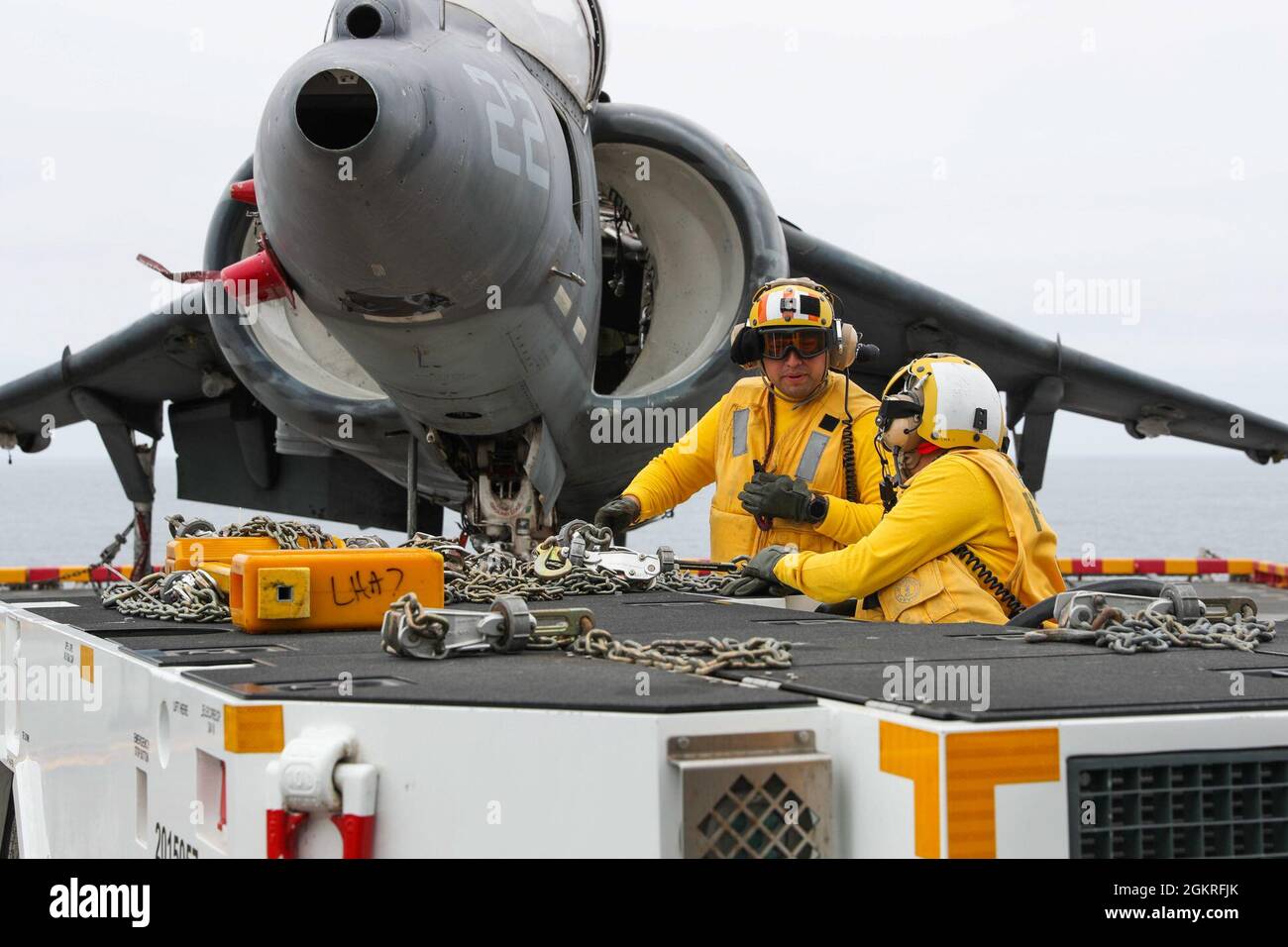210621-N-YK910-1019 PACIFIC OCEAN (June 21, 2021) – Aviation Boatswain ...