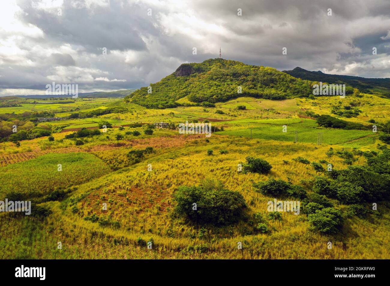 Bird's-eye view of the mountains and fields of the island of Mauritius ...