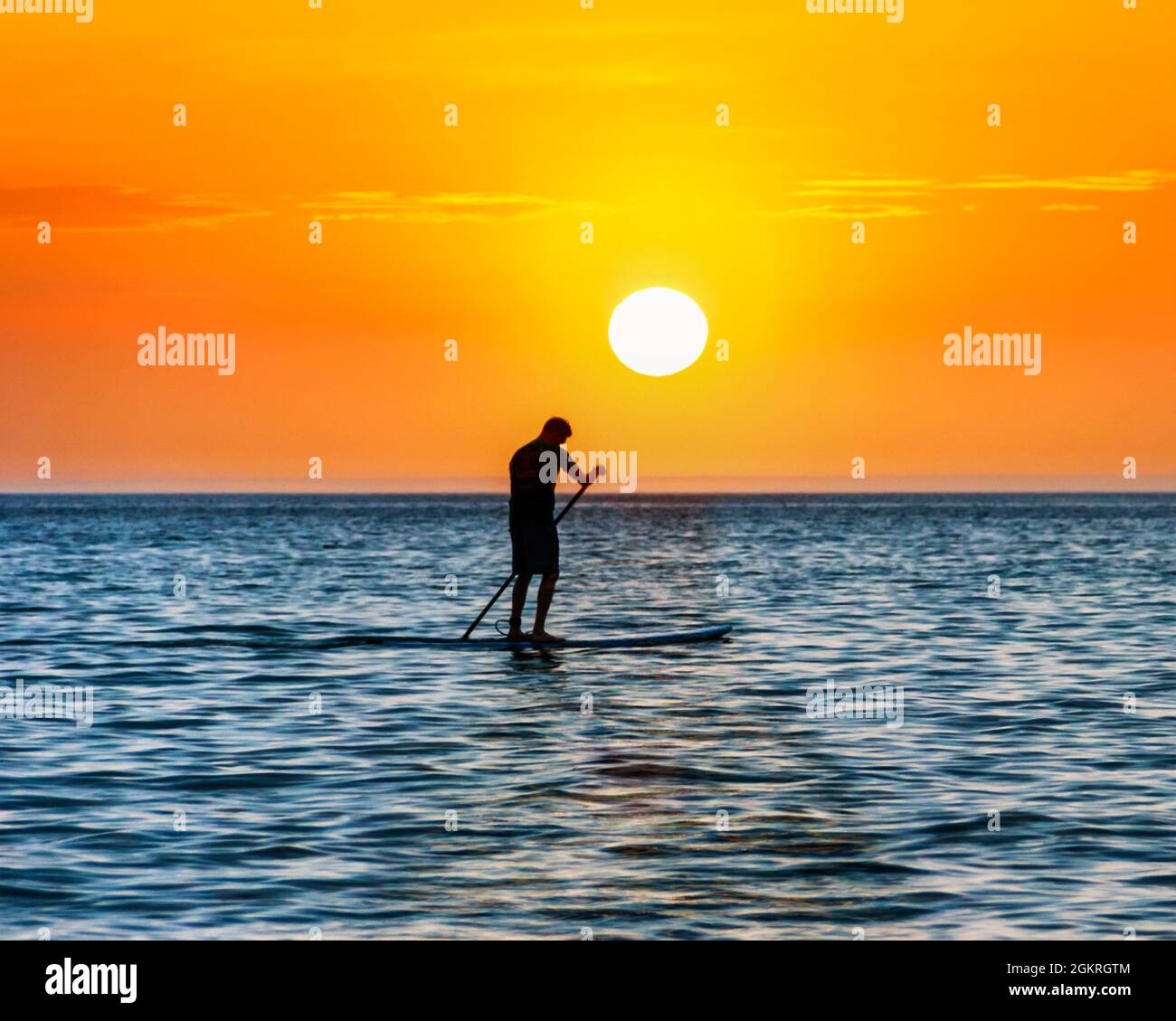 Stand up watersport hi-res stock photography and images - Alamy