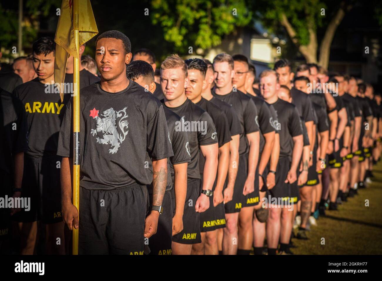 SCHOFIELD BARRACKS, Hawaii – Soldiers from 2nd Battalion, 11th Field ...