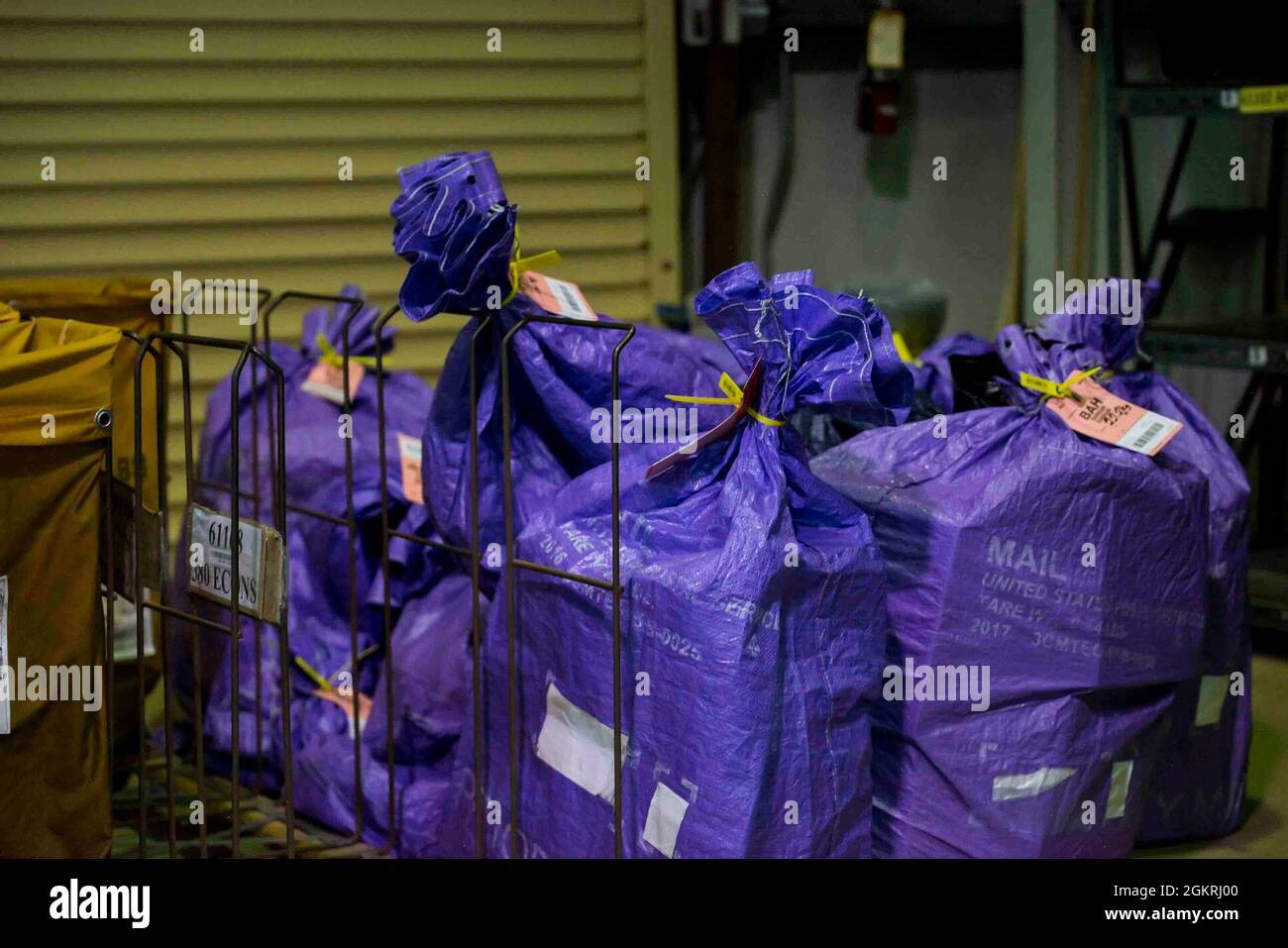 U.S. Air Force Airmen from the 380th Expeditionary Force Support ...