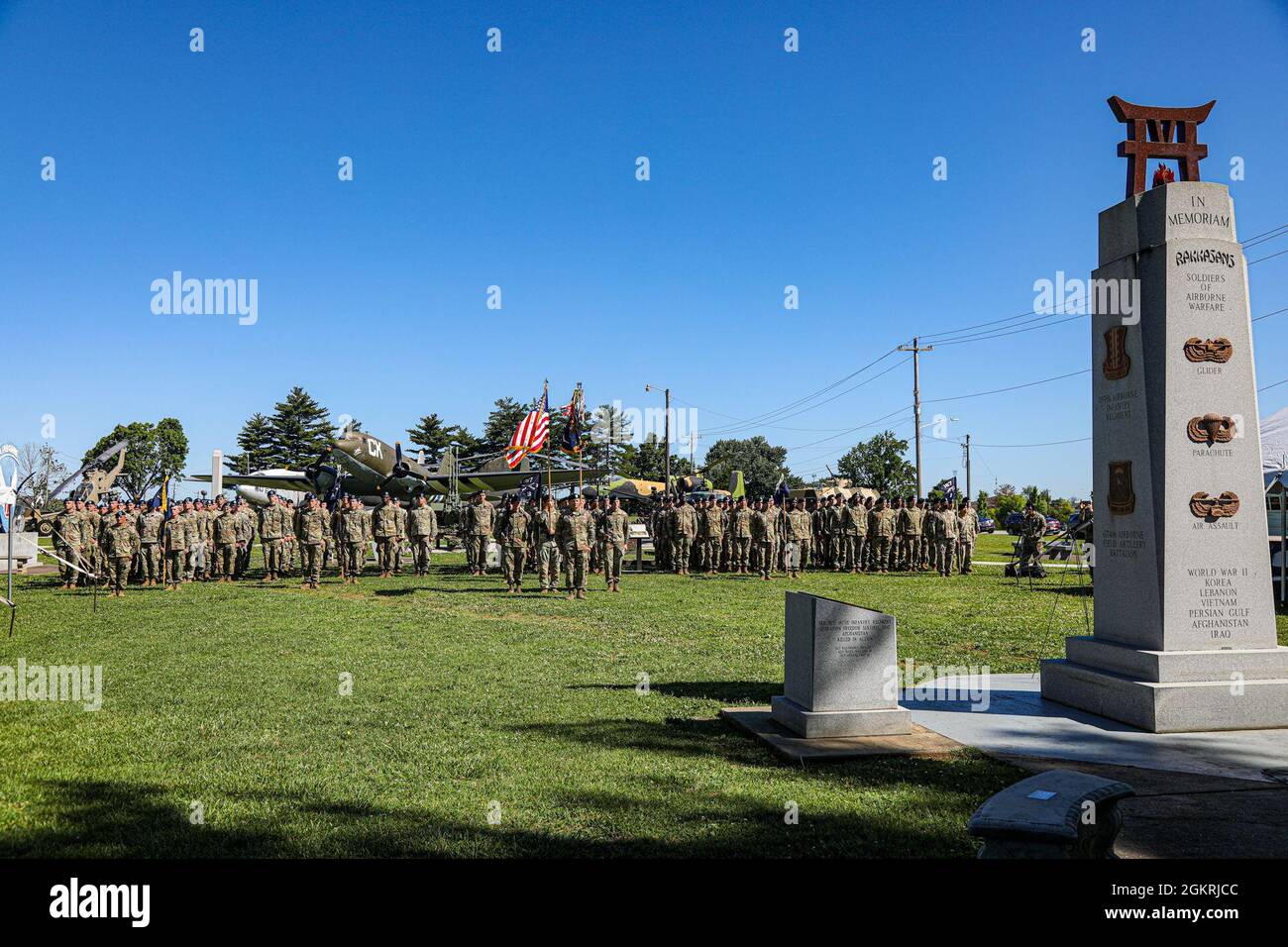 Soldiers and veterans from 3rd Brigade Combat Team, 101st Airborne ...