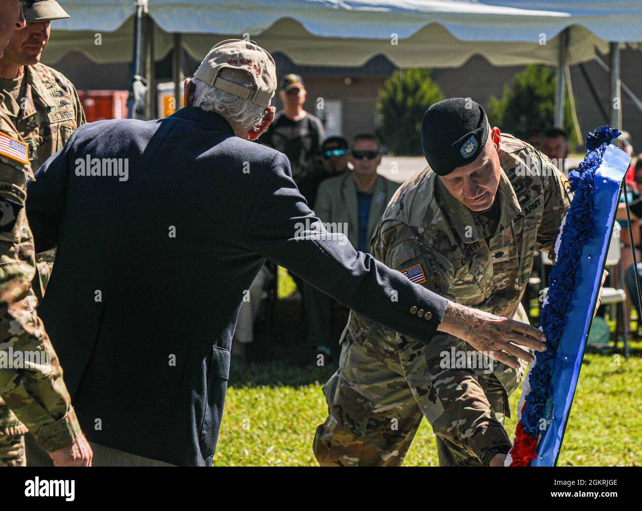 Soldiers and veterans from 3rd Brigade Combat Team, 101st Airborne ...