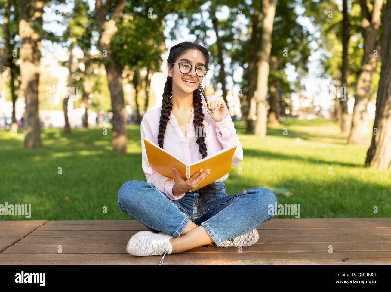 Indian schooling hi-res stock photography and images - Alamy