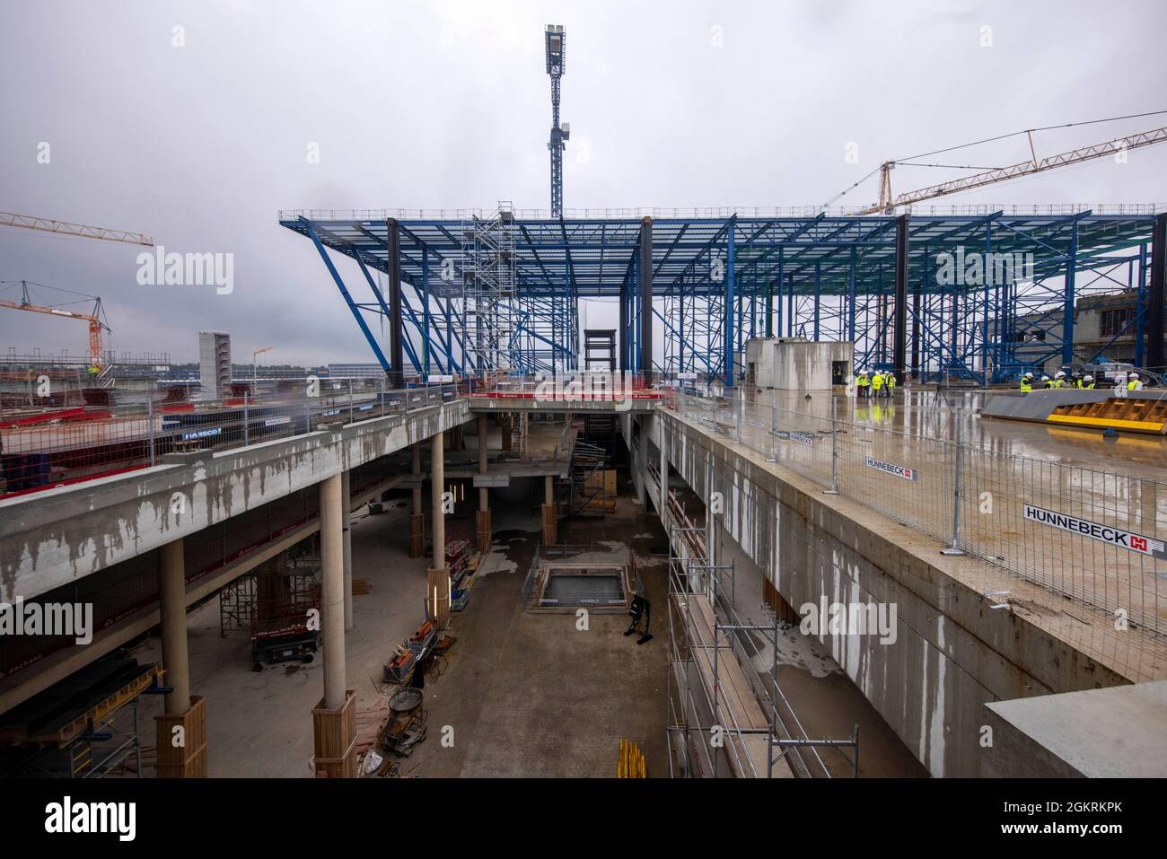 15 September 2021, Hessen, Frankfurt/Main: The future "Terminal 3" with ...