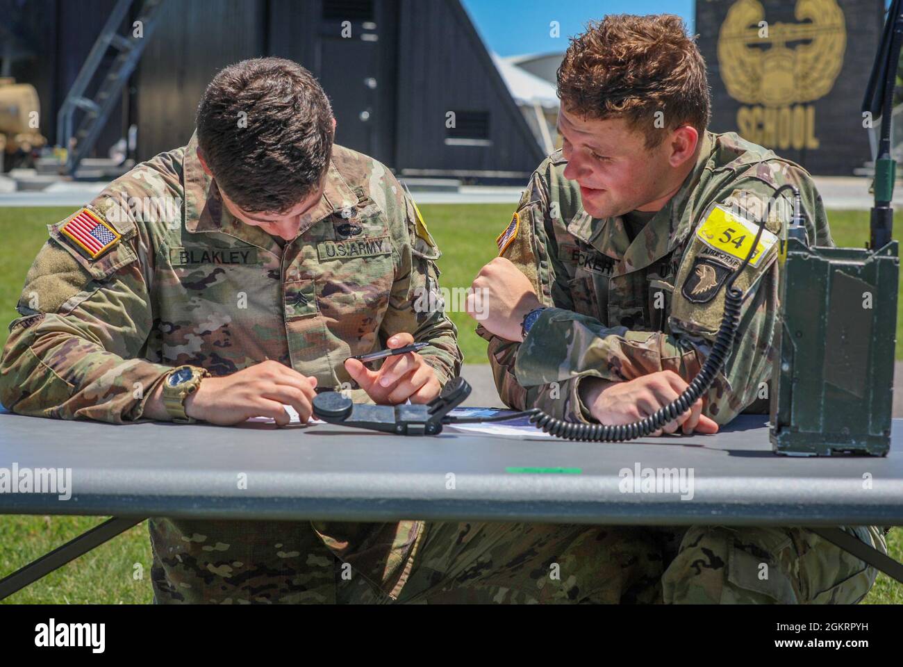 Soldiers with the 101st Airborne Division (Air Assault) conduct a Best ...