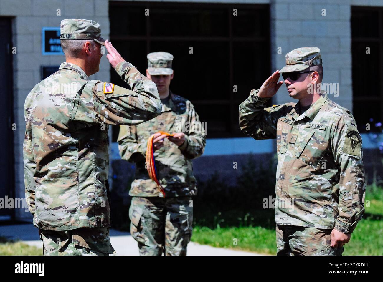 The command team of the 122nd Army Band prepares to add campaign ...