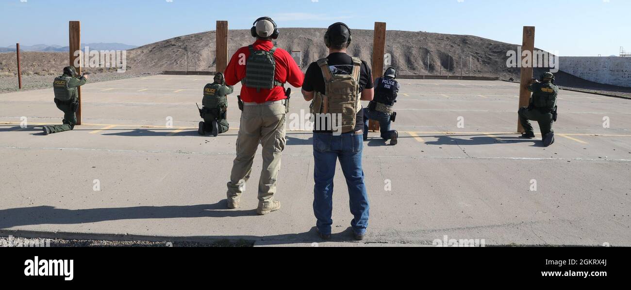 Firearms qualification hi-res stock photography and images - Alamy