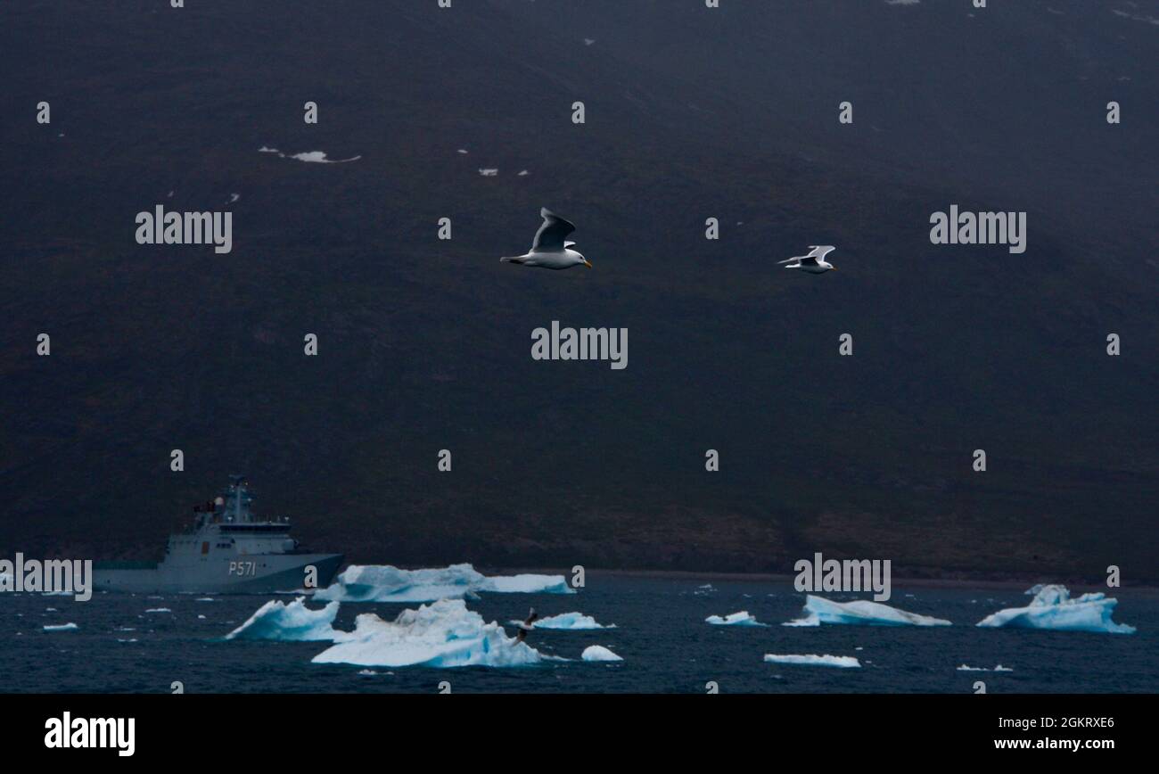 The USCGC Maple (WLB 207) crew participate in a search and rescue ...