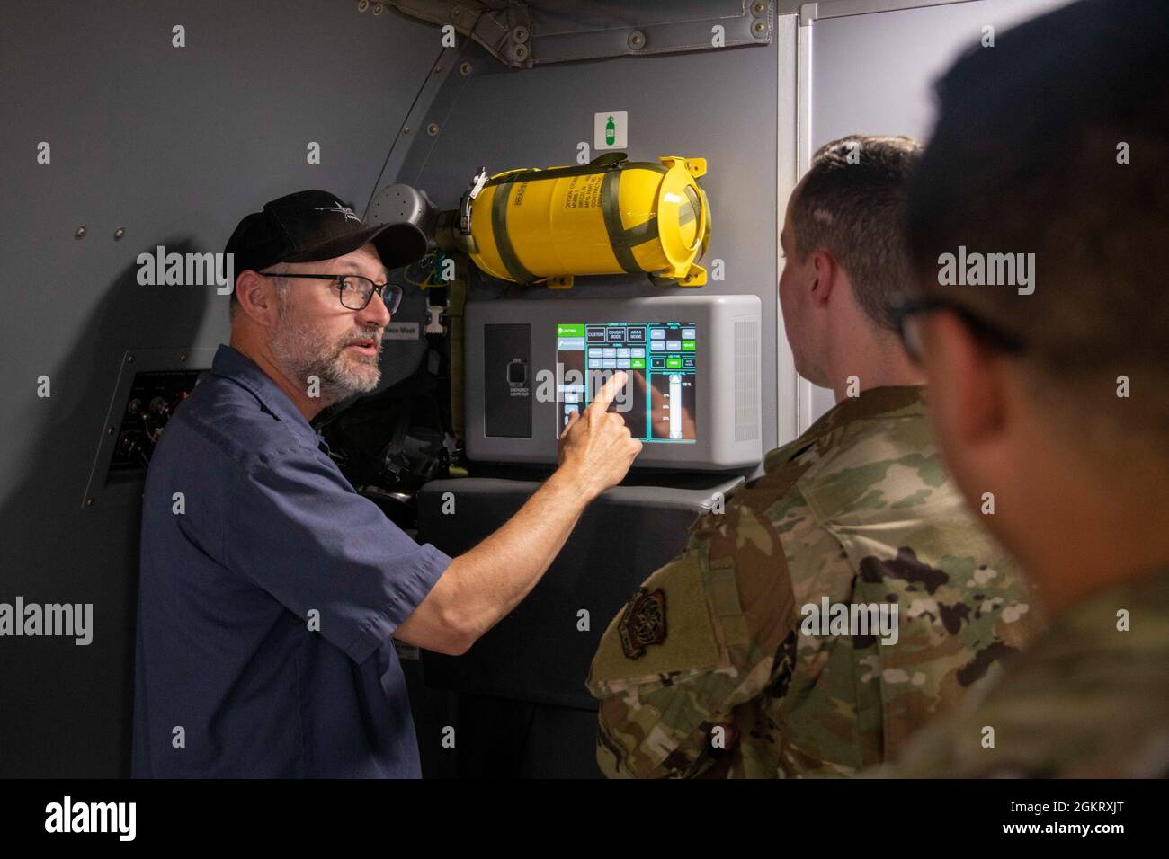 605th aircraft maintenance squadron hi-res stock photography and images ...