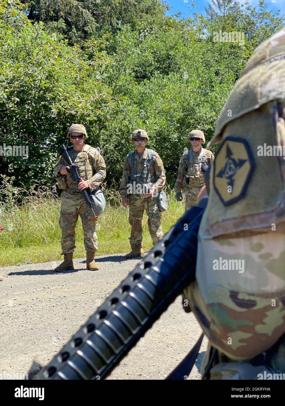 364th ESC’s, HHC 654th RSG Soldiers conducted tactical convoy ...