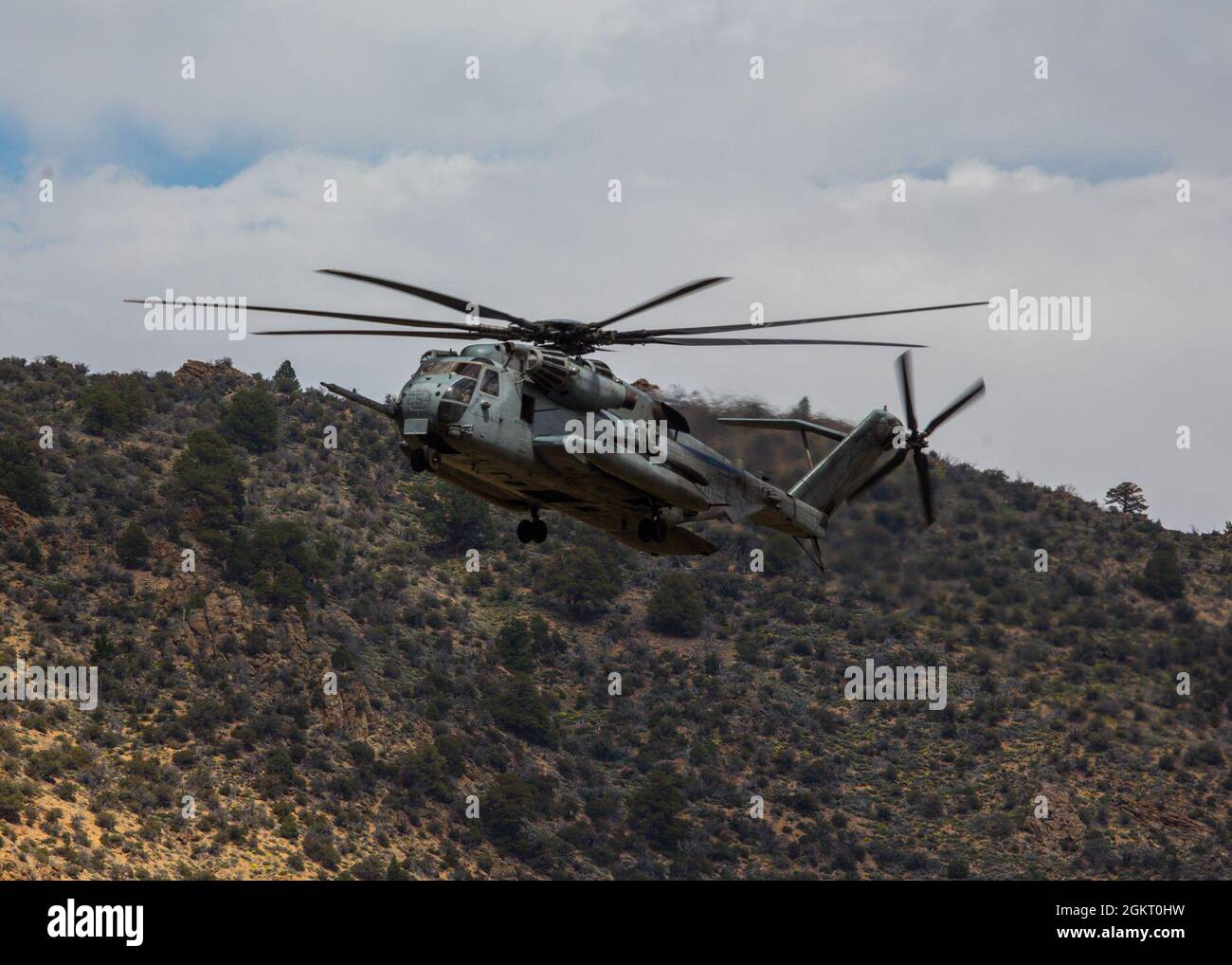 U.S. Marines attached to Marine Heavy Helicopter Squadron (HMH) 361 ...