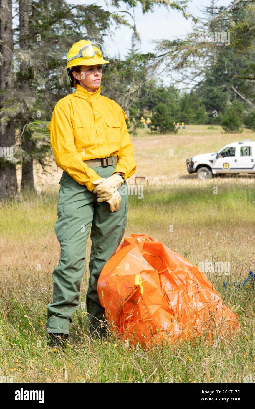 Oregon National Guard Citizen-Soldiers and Airmen conduct initial ...
