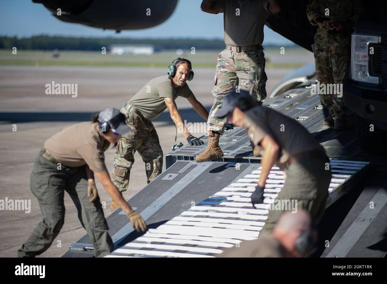 Joint emergency deployment training hi-res stock photography and images ...