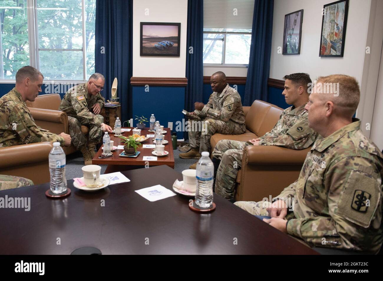 374 airlift wing hi-res stock photography and images - Alamy