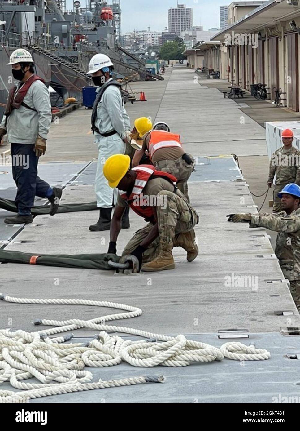 Soldiers with the 7th Transportation Brigade - Expeditionary under ...