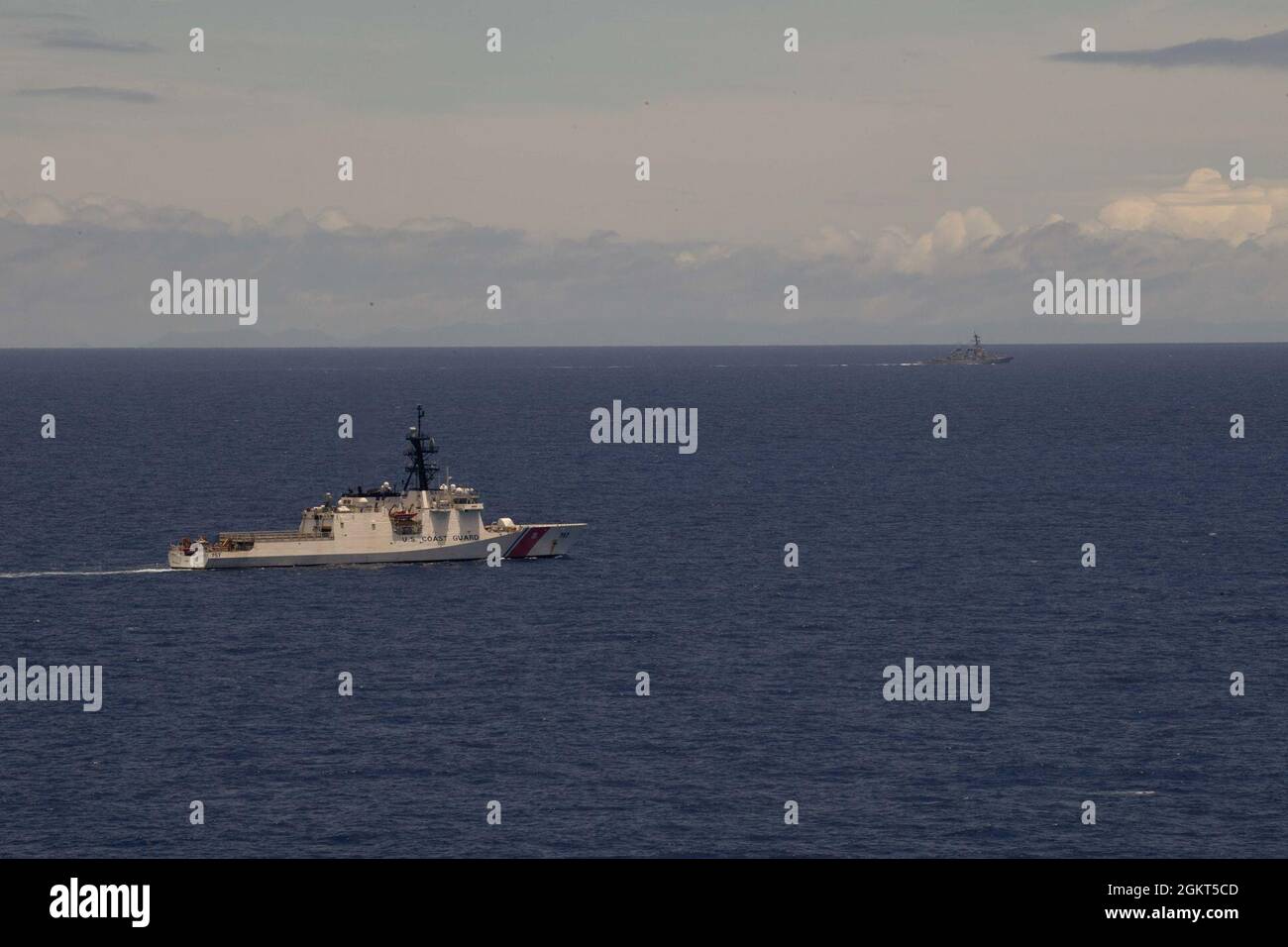 210615-N-CR202-1020 PACIFIC OCEAN (June 15, 2021) U.S. Coast Guard ...