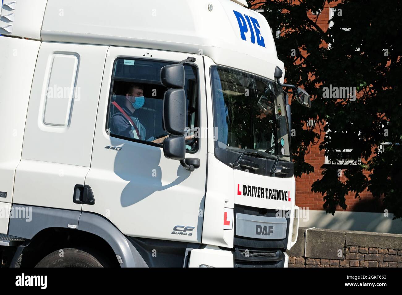 Learner driver uk busy hi-res stock photography and images - Alamy