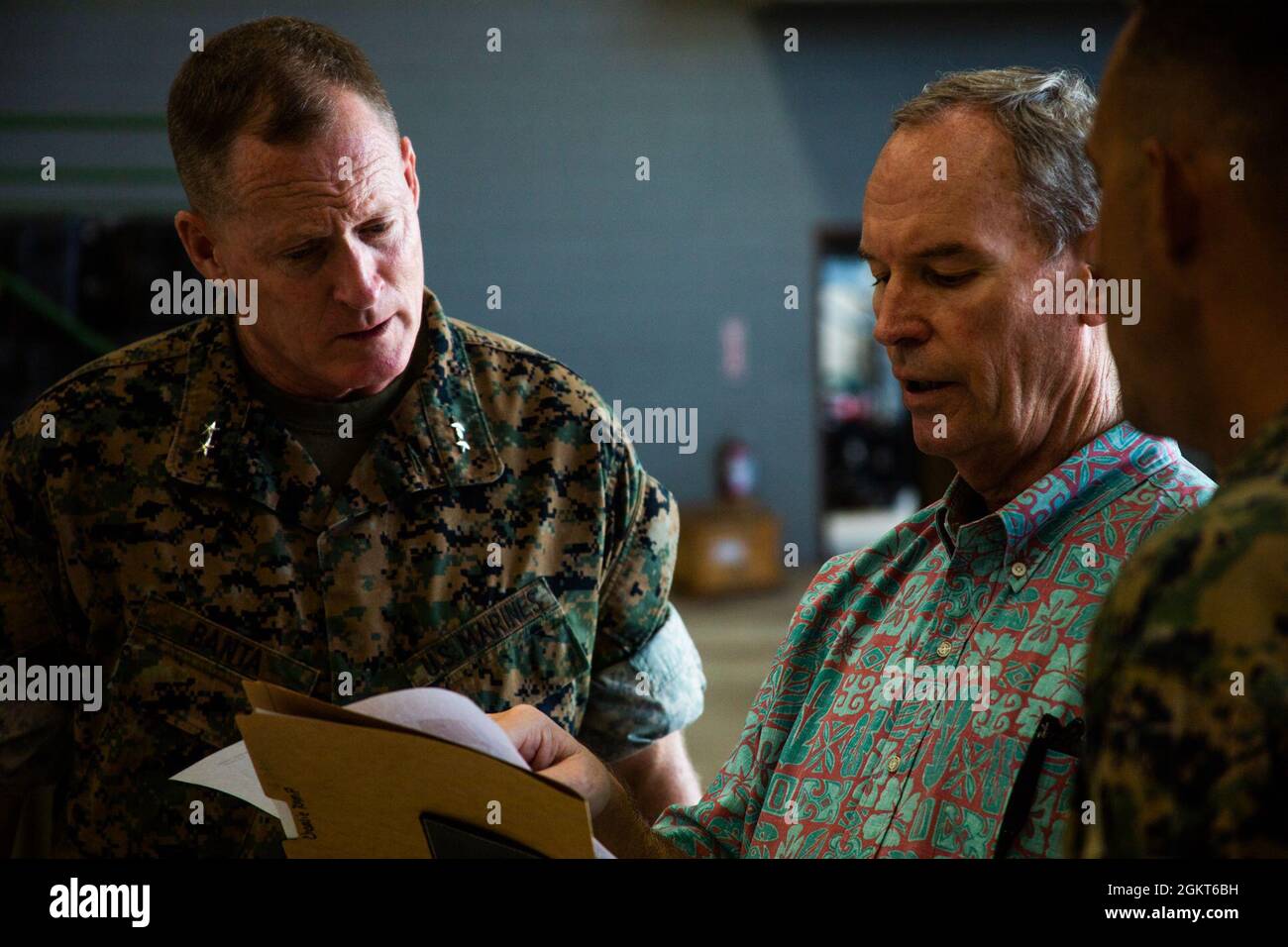 U.S. Marine Corps Maj. Gen. Edward Banta, left, commander of Marine ...