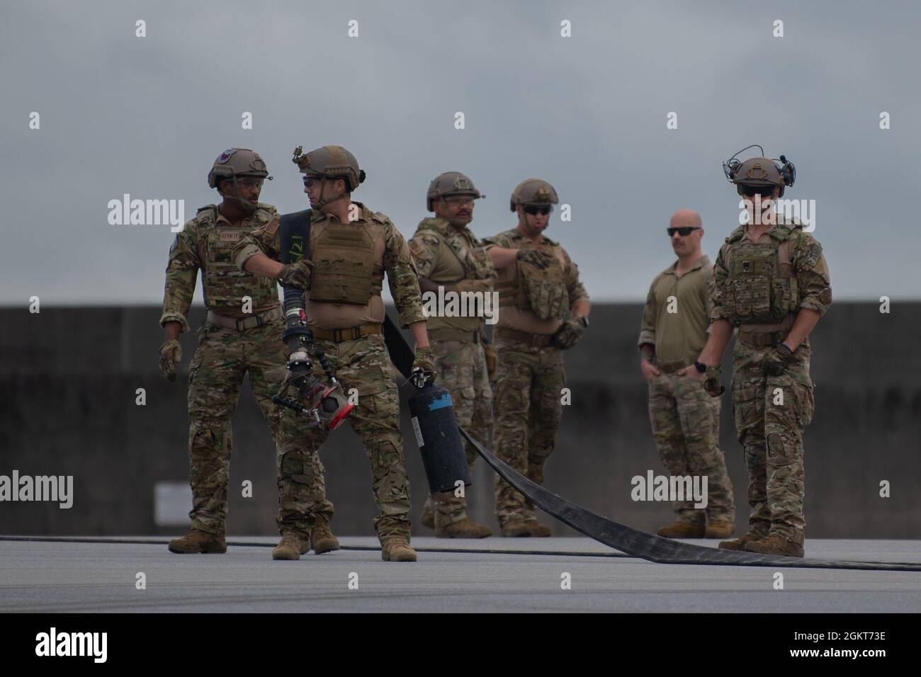 Airmen from the 18th Logistics Readiness Squadron conduct static ...