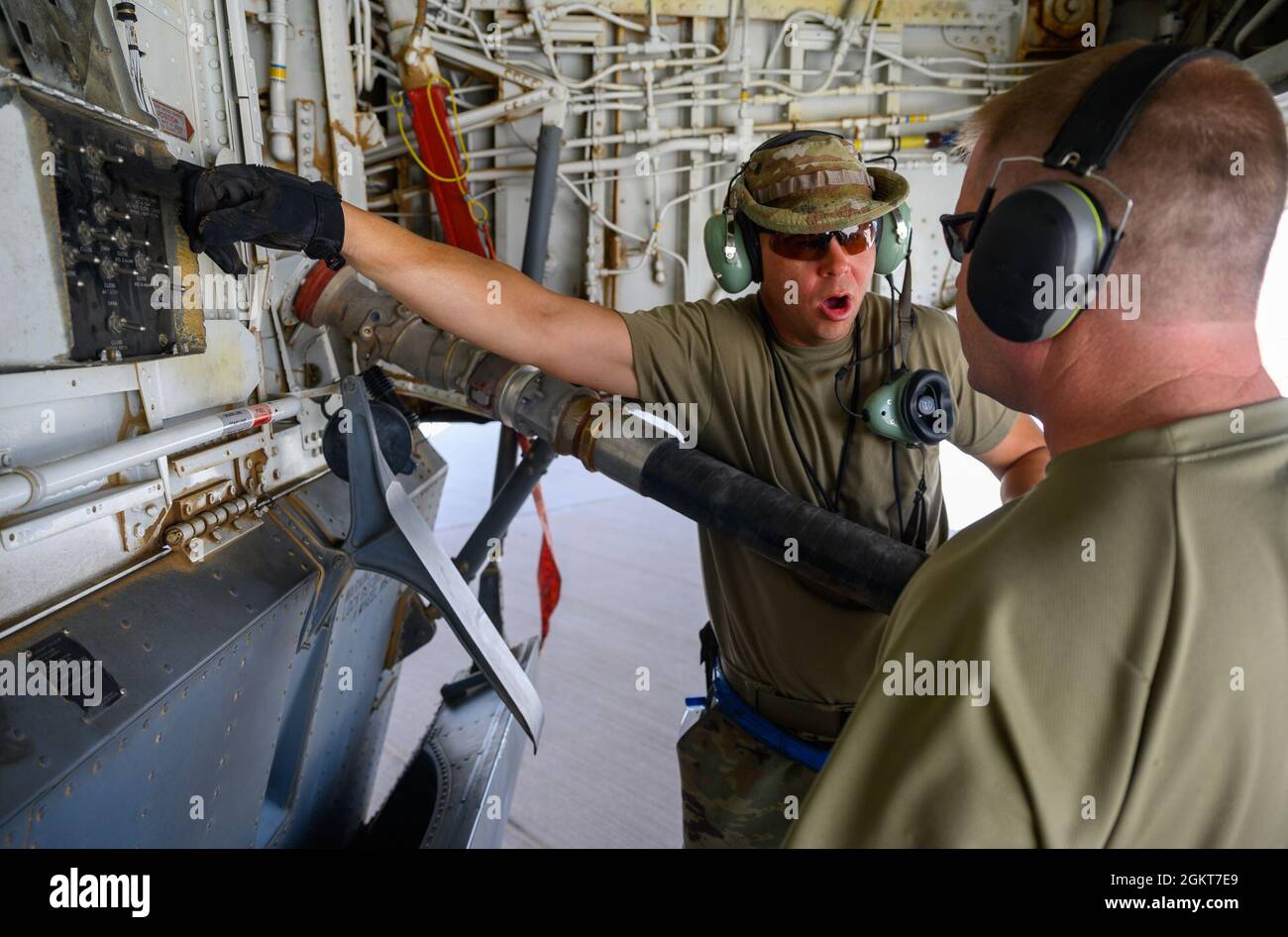 U.S. Air Force Tech. Sgt. Adam Barrett, 157th Expeditionary Fighter ...