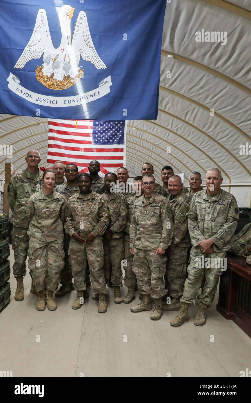 136th expeditionary signal battalion hi-res stock photography and ...