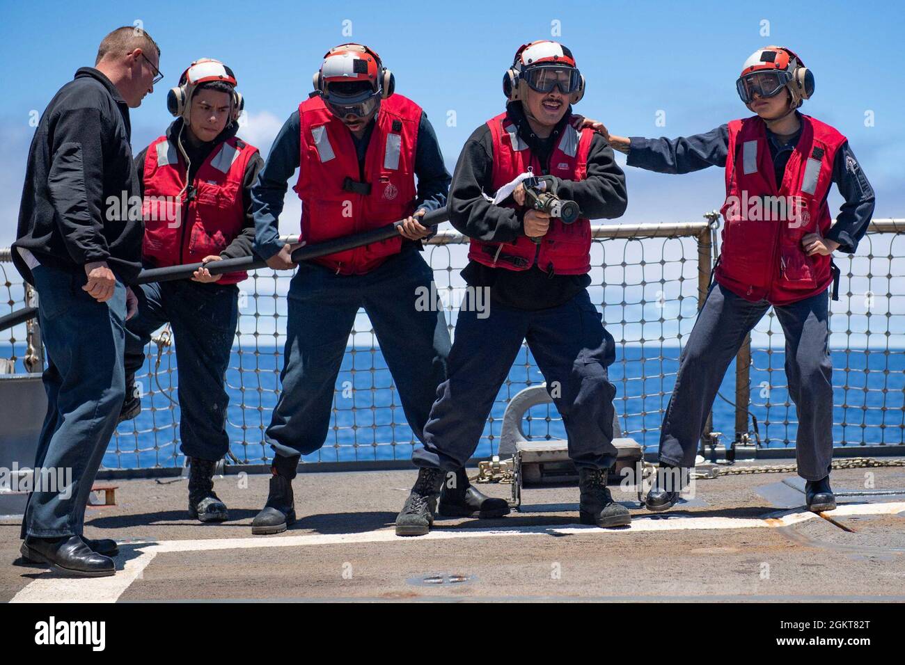 Uss pinckney ddg 91 hi-res stock photography and images - Alamy
