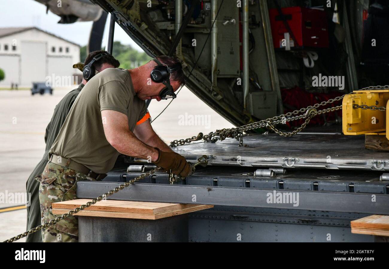 Airmen with the 143d Airlift Wing, Operations Squadron and Logistics ...