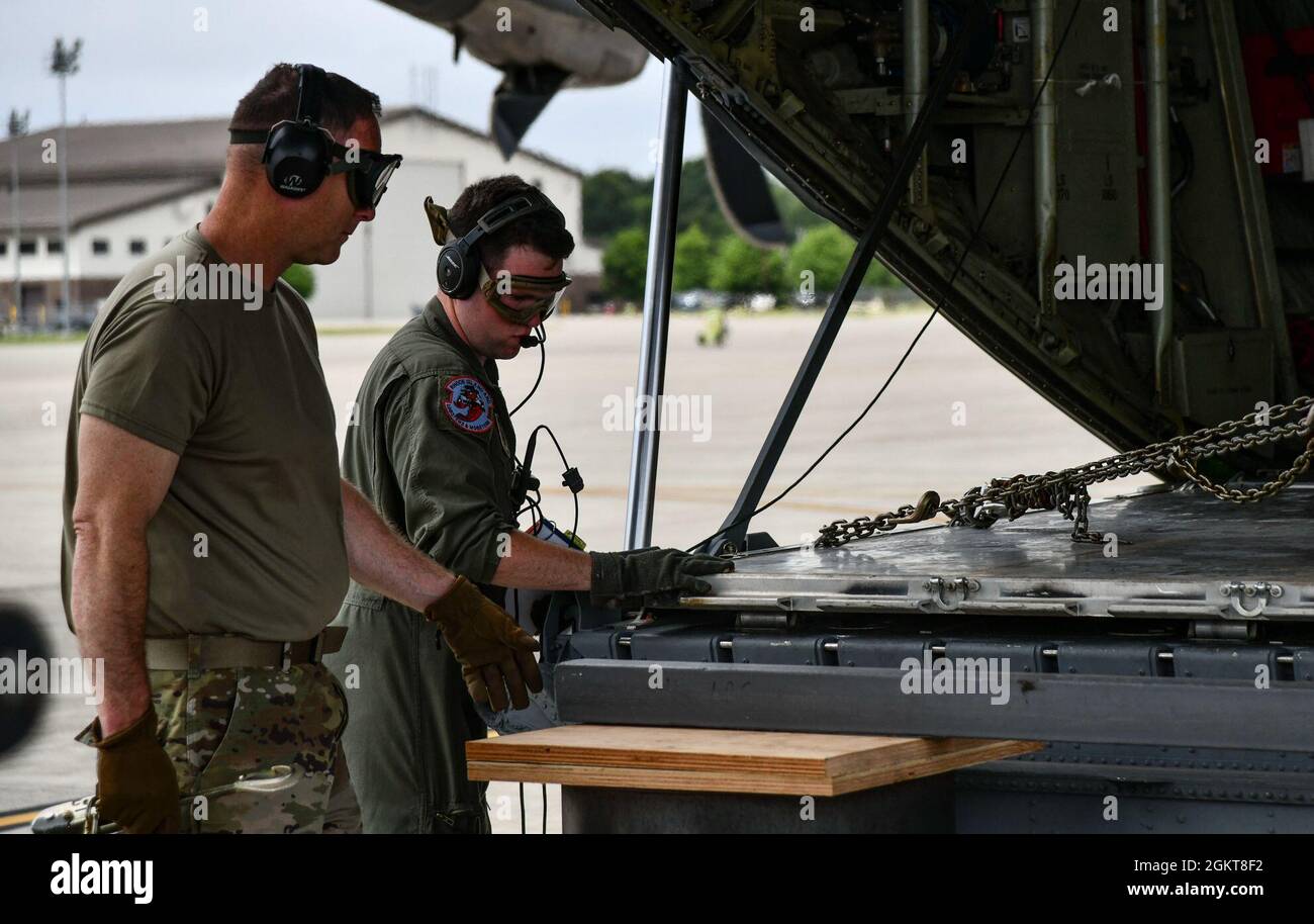 Airmen with the 143d Airlift Wing, Operations Squadron and Logistics ...