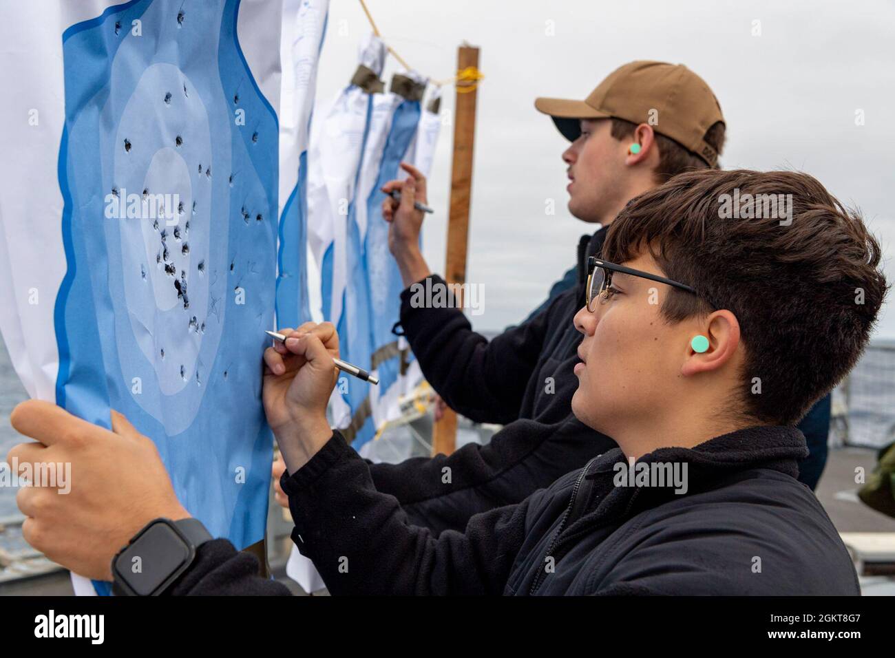 210626-N-LN093-1426 PACIFIC OCEAN (June 26, 2021) Gunner’s Mate 3rd ...